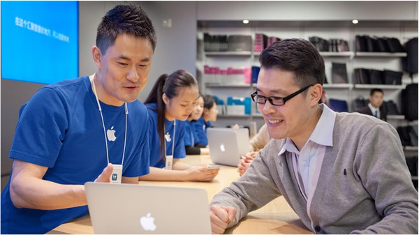 Nghe hai nhân viên Apple Store chia sẻ chuyện nghề