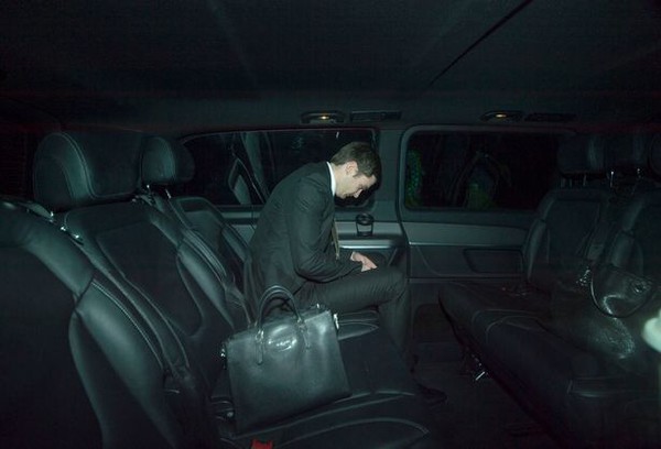 Adam Johnson thác loạn thâu đêm trước ngày nhận án tù