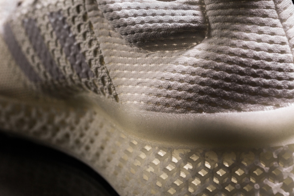 Đã mắt với "vũ khí mới" mà Adidas dùng để cạnh tranh Nike