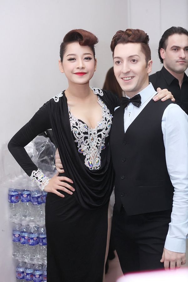 CHI PU đã bắt đầu biết "xúng xính" hàng hiệu như bao người