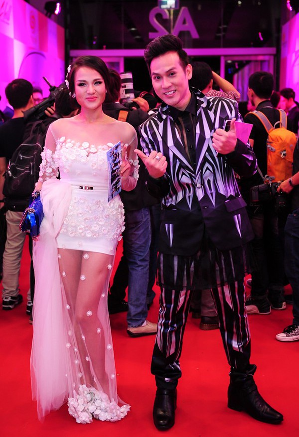 SAO MẶC XẤU: Loạt sao lọt Top mặc xấu vì ưa "cosplay" quái dị