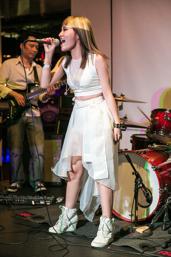 SAO MẶC XẤU: Loạt sao lọt Top mặc xấu vì ưa "cosplay" quái dị