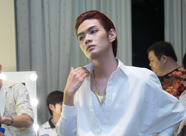 Trang Khiếu tận tình thị phạm cho Đào Bá Lộc trong hậu trường