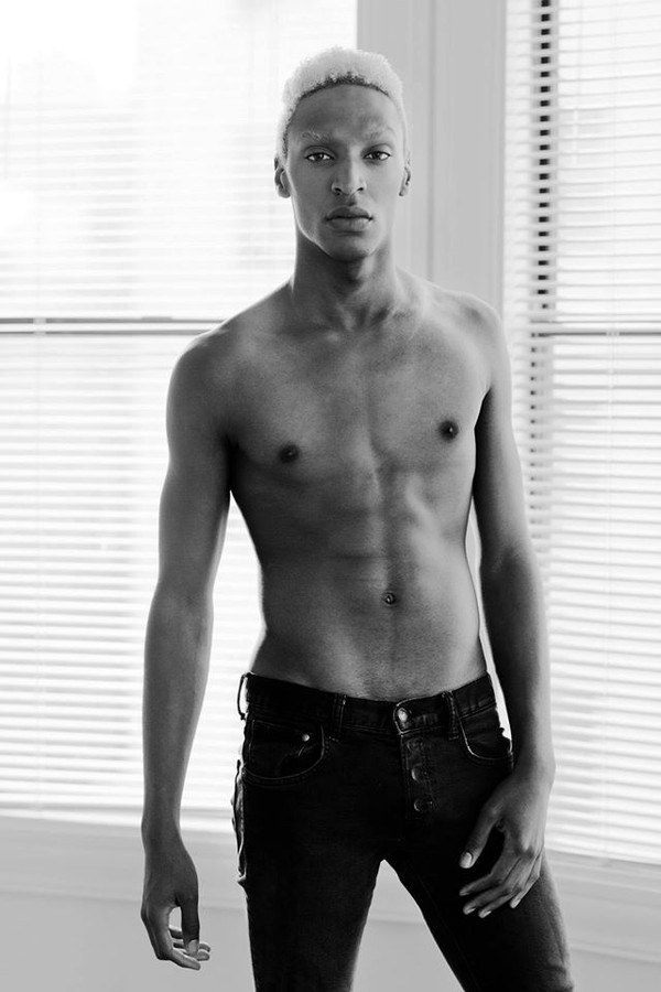 "Bỏng mắt" với hình thể cực chuẩn của dàn mẫu ANTM 22