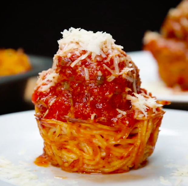 Làm spaghetti ăn bốc chẳng cần đũa dĩa