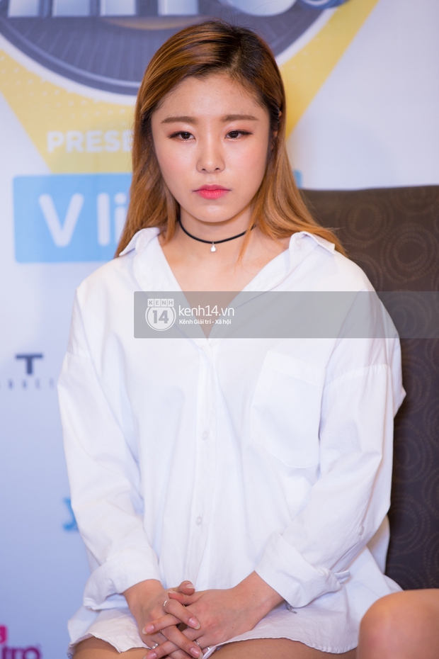 Độc quyền: Khoảnh khắc đáng yêu của BTS, Mamamoo và rapper Basick trong ...