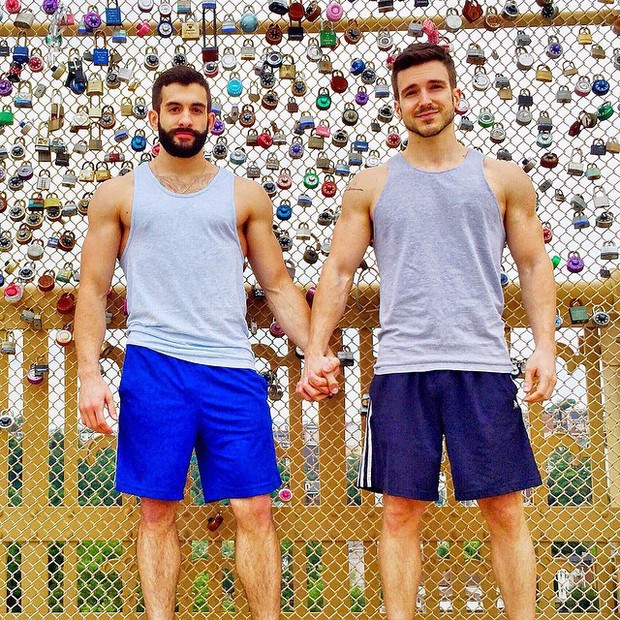 4 cặp đôi đồng tính nam "vừa đẹp, vừa bền" nổi tiếng nhất mạng xã hội