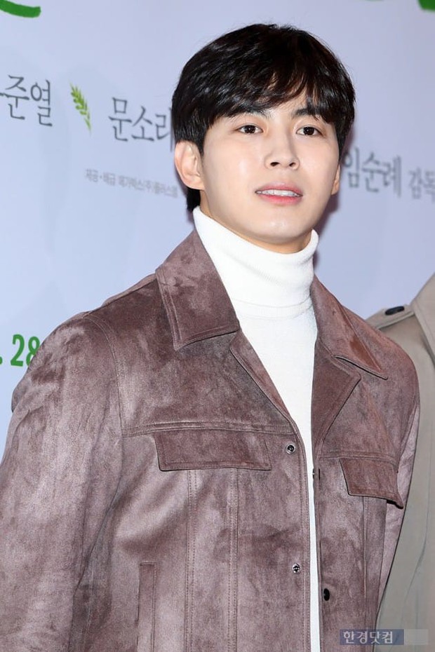 IU chiếm trọn spotlight vì quá đẹp, Park Bo Gum khoe góc nghiêng "thần ...
