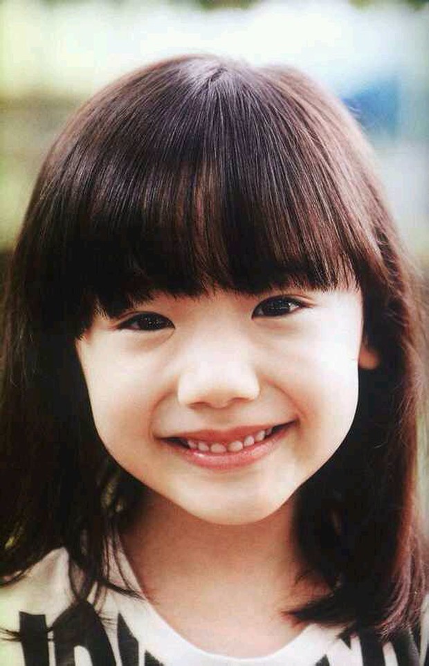 Mana-chan, cô bé đang gây sốt với clip "quên người yêu cũ đi, vì vẫn ...