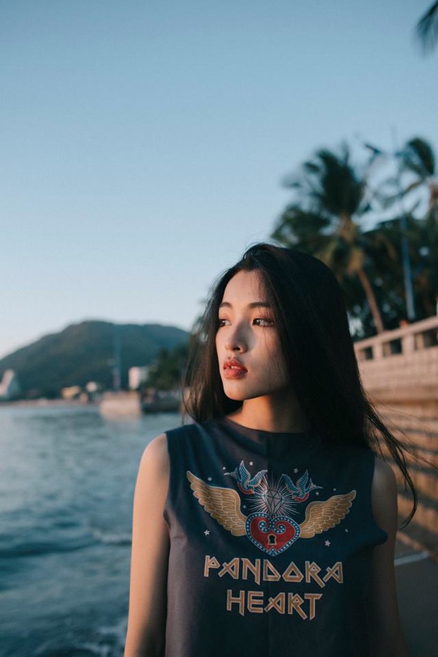 Lan Thy - nữ sinh ĐH Y sở hữu nhan sắc như minh tinh Hongkong