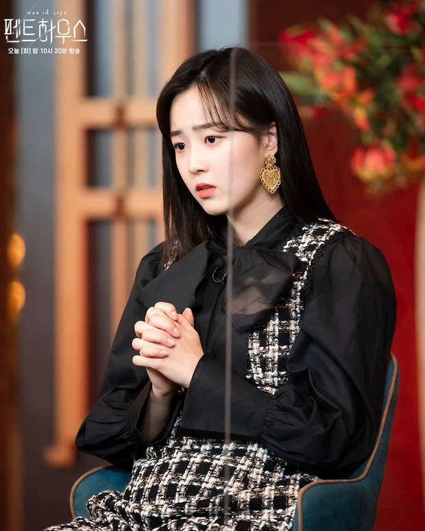 "Tiểu thư mắt trợn" Ha Eun Byeol (Penthouse) có cả một bộ sưu tập váy ...