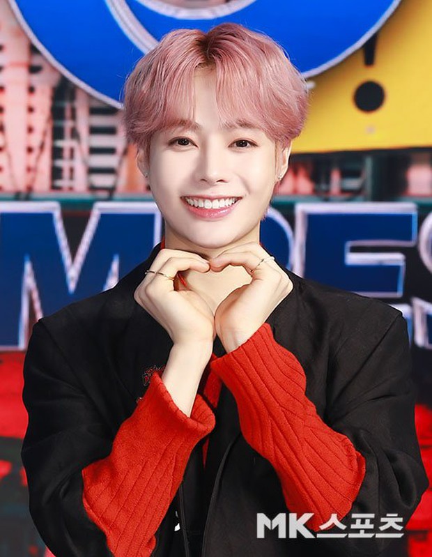 Hanbin (TEMPEST) bùng nổ visual tại họp báo debut