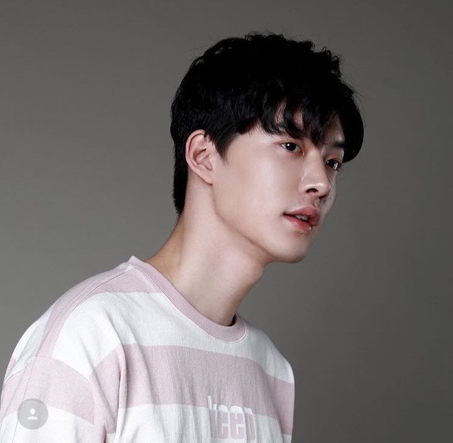 Park Chan Kyu - Chàng hotboy Hàn Quốc trong MV mới của Min là ai?