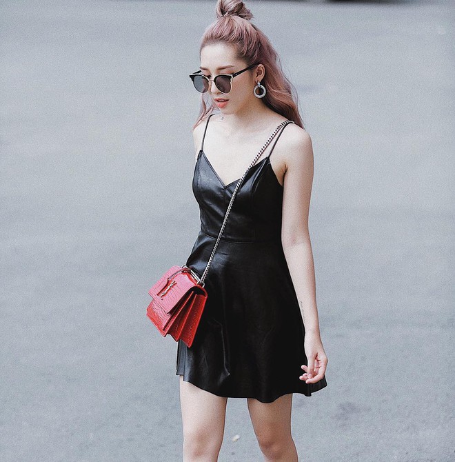 Emily giấu được chuyện sinh 2 con lâu như thế, một phần cũng nhờ điểm ...