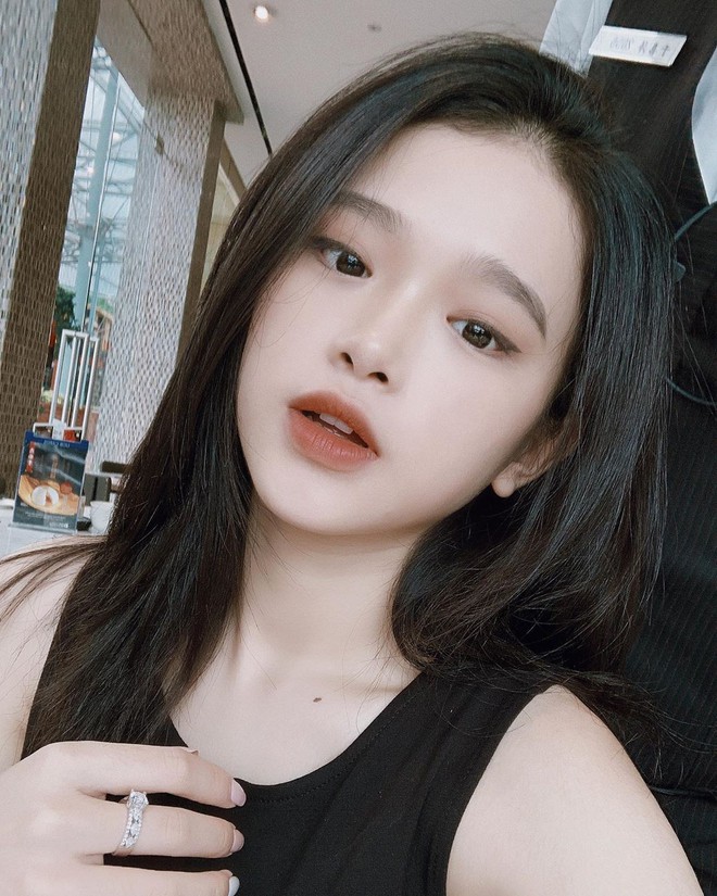 Will nhập nhằng cả dàn hot girl ngực khủng, sexy trước cả Linh Ka