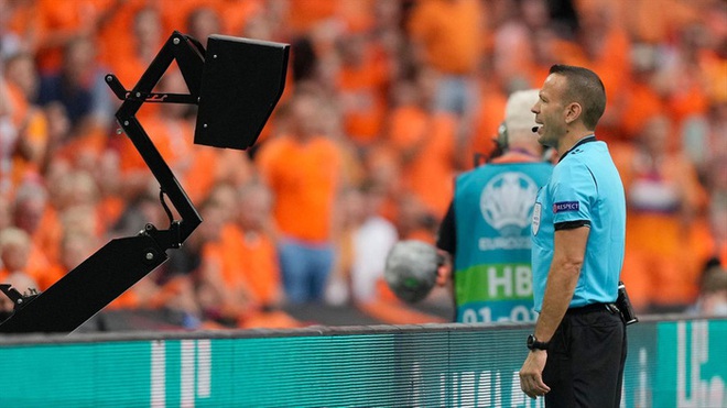 Công nghệ VAR và goal-line hoạt động hiệu quả thế nào?