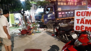 Cô dâu bất ngờ chuyển dạ khi đang làm đám cưới, vội vàng lên xe hoa đi ...