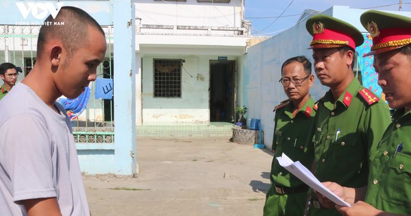 Nóng 24h: “Công an dỏm” bị bắt sau màn kiểm tra nồng độ cồn