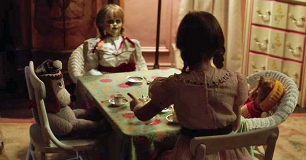 Lạnh người với trailer đầu tiên của Búp bê ma "Annabelle 2"