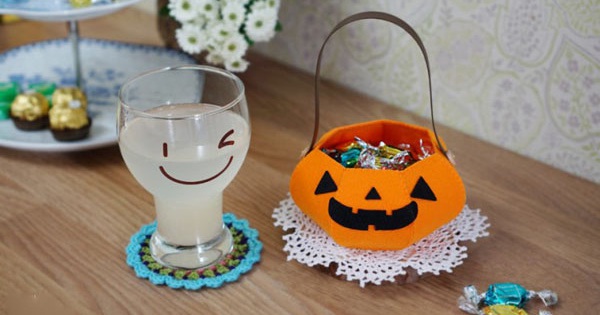 Chiếc giỏ nhỏ trong hình dáng quả bí ngô thật đáng yêu.