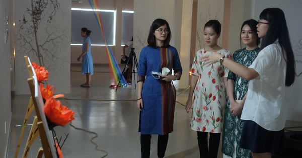 Chiêm ngưỡng không gian tại triển lãm đương đại của HS trường Wellspring