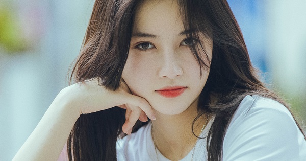 Loạt ảnh Của Nữ Sinh Hà Nội Chứng Minh đã Xinh Thì Cầm Sách đọc Thôi