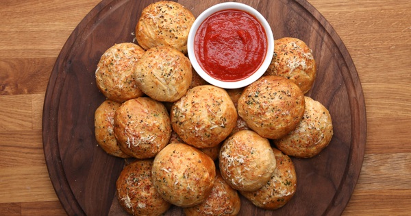 Giờ ai còn ăn pizza truyền thống nữa, pizza viên độc đáo và ngon thế ...