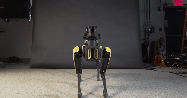 Robot vàng của làng showbiz: Nhảy Uptown Funk (Bruno Mars) và moonwalk ...