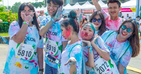 Color Me Run: Những tháng ngày cuồng nhiệt tuổi trẻ