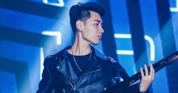 K-ICM bất ngờ xuất diện lẻ bóng trên sân khấu, lần đầu lên tiếng giải ...