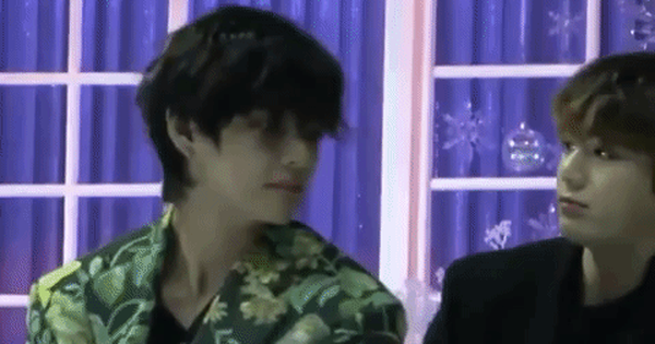 Khoảnh khắc gây sốt tại Grammy Hàn Quốc: Jungkook và V (BTS) làm gì ...