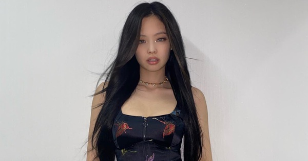 Đây là outfit huyền thoại trong đợt comeback của Jennie (BLACKPINK)