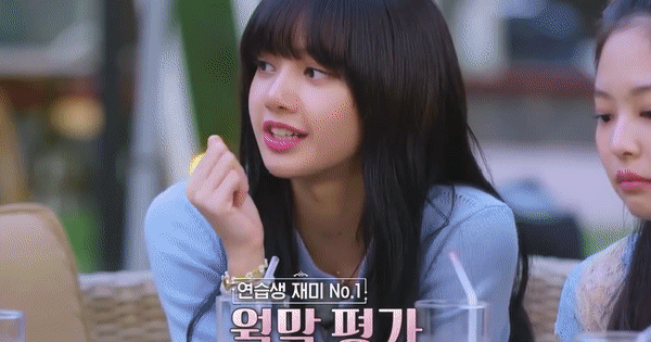 Lisa thấy bài đánh giá hàng tháng thời thực tập sinh là tuyệt nhất ...