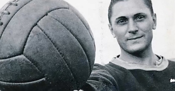 Josef Bican là ai, hay câu chuyện về siêu sát thủ sân cỏ bị lãng quên