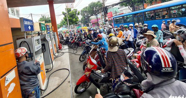 Đến tối 9-10, có 54 cửa hàng xăng dầu tại TP.HCM tạm hết hàng