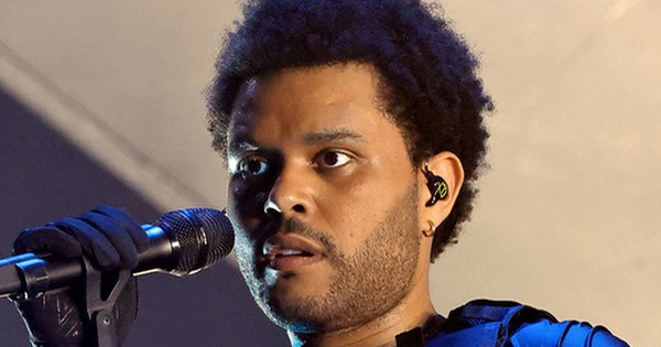 The Weeknd dừng concert đột ngột vì mất giọng