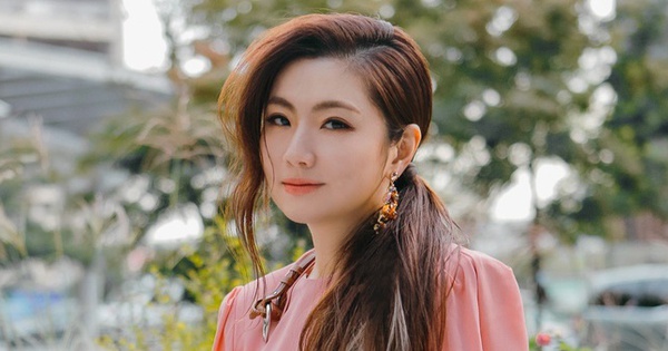 Selina mang thai con đầu lòng ở tuổi 42, em bé bất ngờ liên quan đến ...