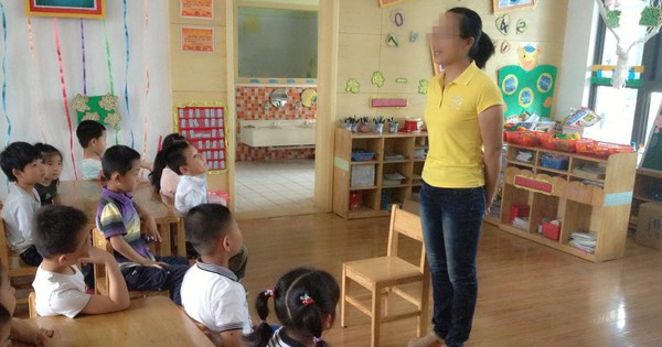 Cô giáo mầm non phát hiện vật lạ trong túi học sinh, moi ra liền thấy ...