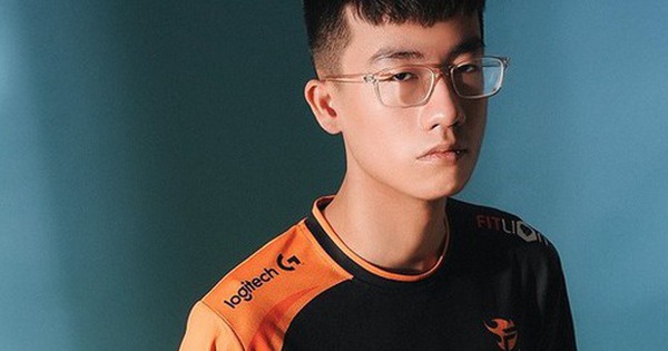 Từ vụ Yiwei, Elly bất ngờ hé lộ số tiền đền bù hợp đồng khủng của Team ...