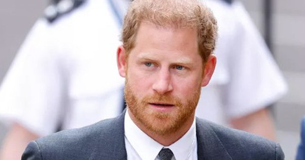 Harry từ bỏ quyền cư trú ở Anh