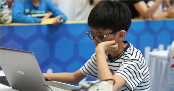 Mới 3 tuổi đã học coding, 4 tuổi cắm cúi vẽ 3D: Con có thực sự thiên ...