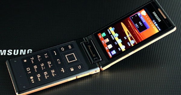 Trên tay siêu phẩm hai màn hình Samsung W899