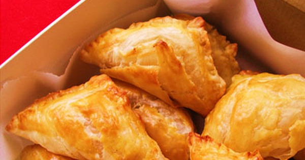 Bánh rán thịt gà cari thơm lừng ngày cuối tuần