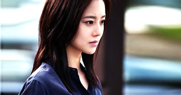 “Juliet Hàn” đẹp hút hồn với vẻ mặt lạnh tanh