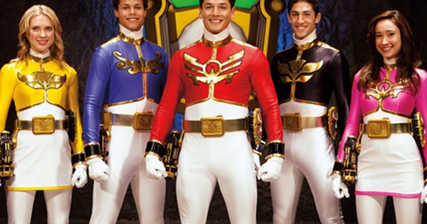 POWER RANGERS trở lại màn ảnh, 5 anh em sieu nhan tro lai