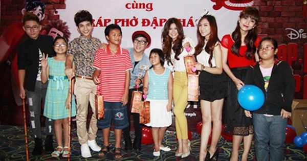 Sao teen cùng "Ralph đập phá" náo loạn Trung thu