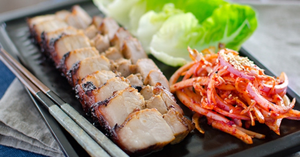 Xá xíu nướng kiểu Hàn Quốc ăn ngon dễ ghiền